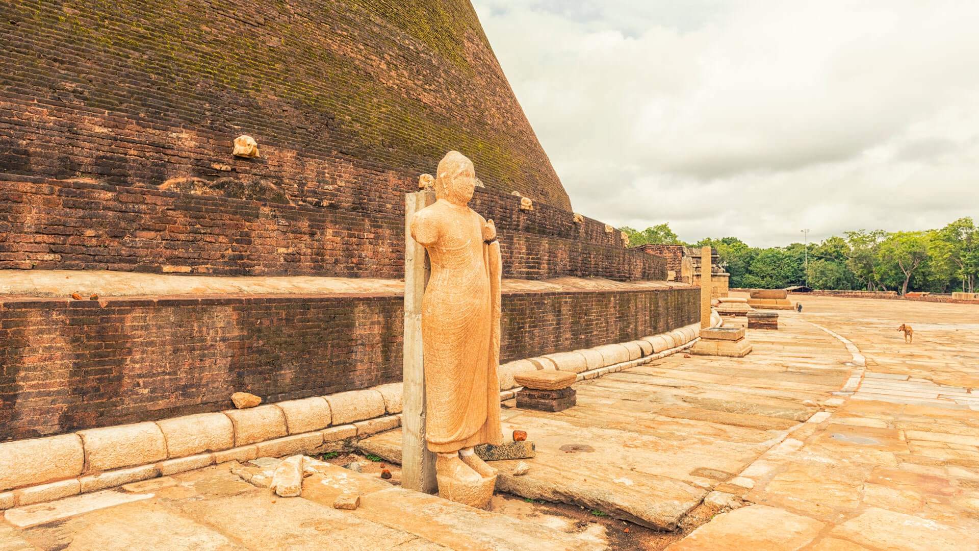 Abhayagiri Vihara monastery in Anuradhapura | Buddhist Sites